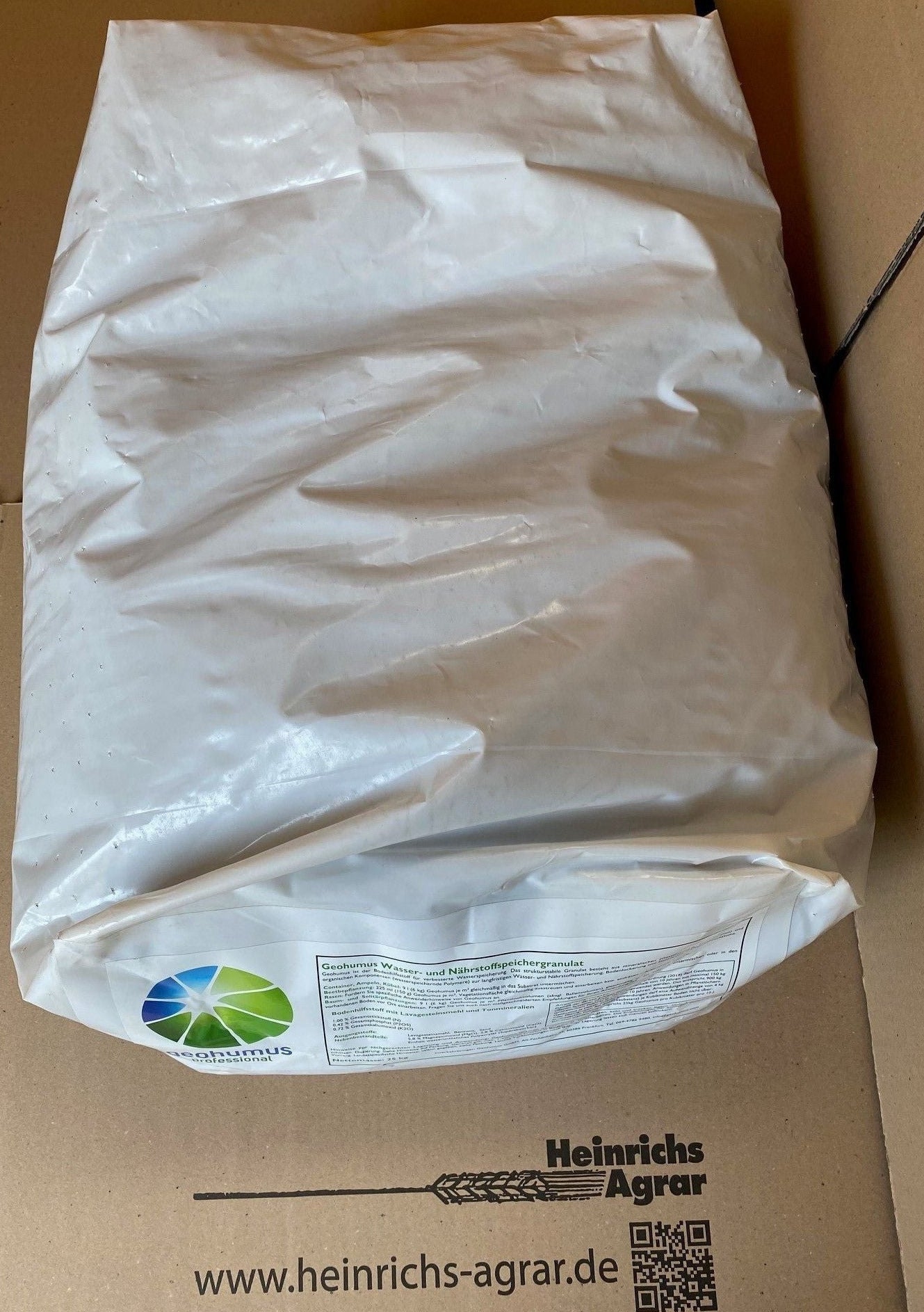 Geohumus Aqua 4 x 25 = 100 kg Wasserspeichergranulat – Heinrichs Agrar
